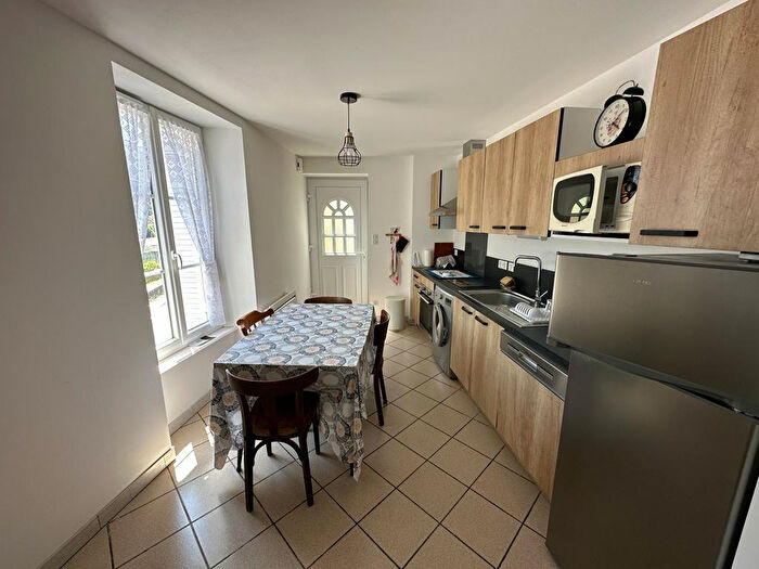 Appartement à louer - Entraygues-sur-Truyère - 3 pièces - 2 chambres