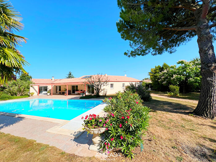 Maison à vendre - Fors - 5 pièces - 4 chambres