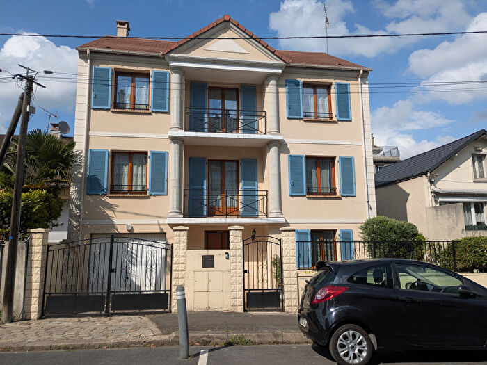Maison à vendre - Le Bourget, Square Charles de Gaulle - 6 pièces - 6 chambres