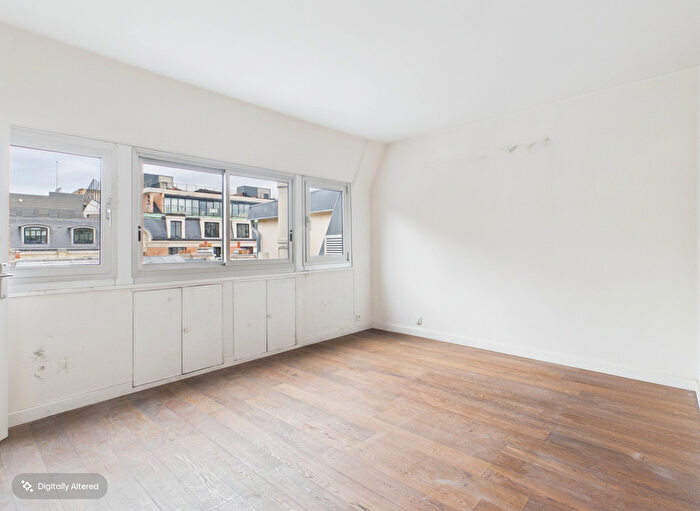 Paris 8ème, Saint-Philippe du Roule : Appartement 2 pièces à vendre
