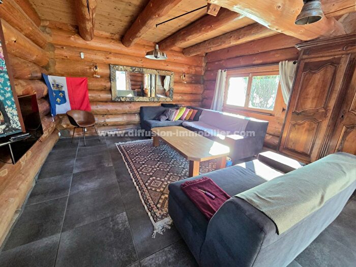 Maison 5 pièces à vendre à Larche
