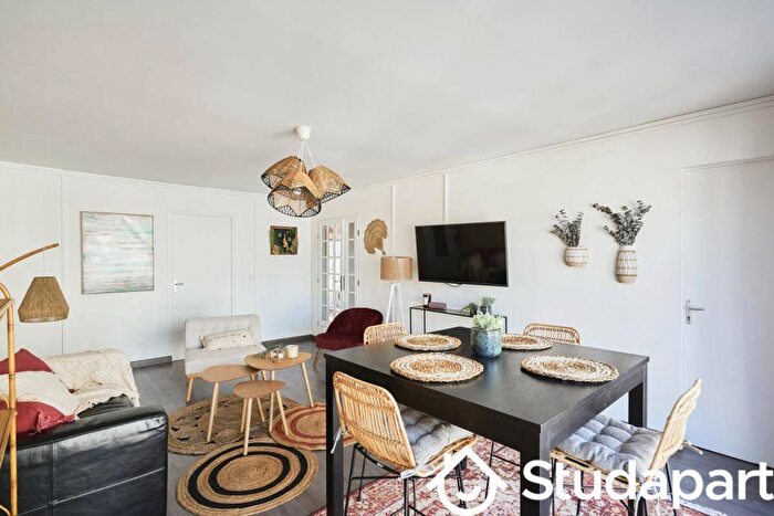 Appartement à louer - Clairmarais-Charles Arnould, Reims - 1 pièce - 3 chambres