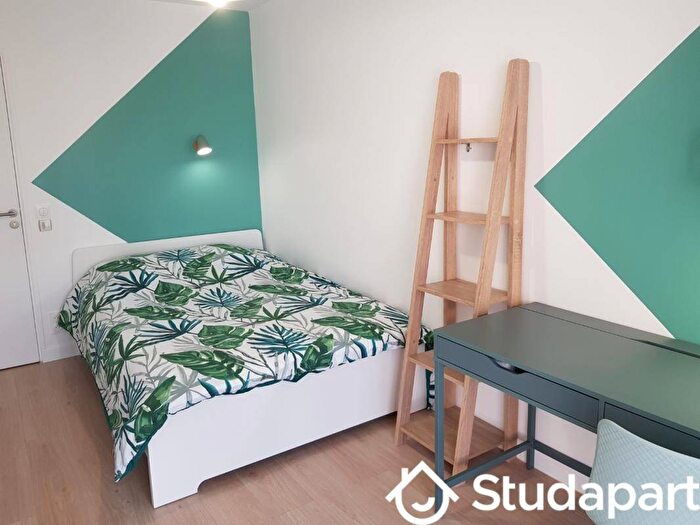 Appartement à louer - Patton Nord Est, Melun - 6 pièces - 5 chambres