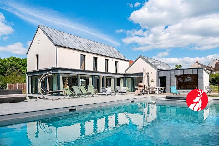 Maison 9 pièces à vendre à Cély