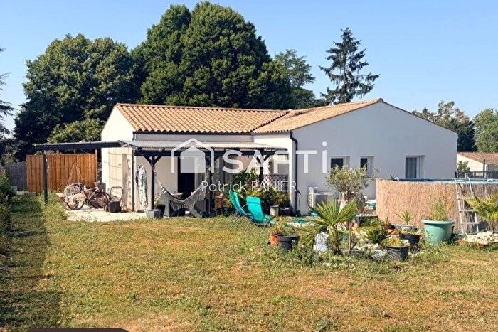 Maison 4 pièces à vendre à Asnières-la-Giraud