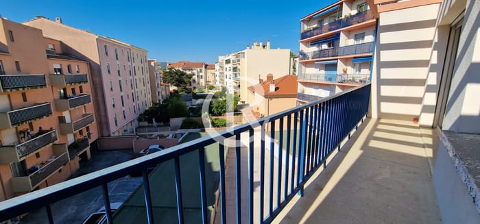 Hyères, Centre-ville : Appartement 3 pièces à louer