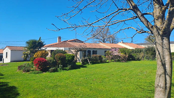 Maison à vendre - Saint-Marc-la-Lande - 5 pièces - 3 chambres