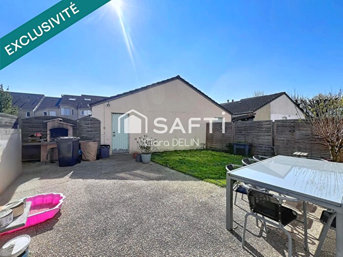 Maison à vendre - Jouy-le-Moutier, Bourseaux, Noyer, Eguérets, Temps-Perdu - 7 pièces - 5 chambres