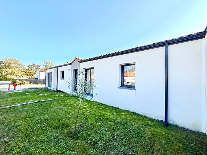 Maison à vendre - Saint-Viaud - 3 pièces - 2 chambres