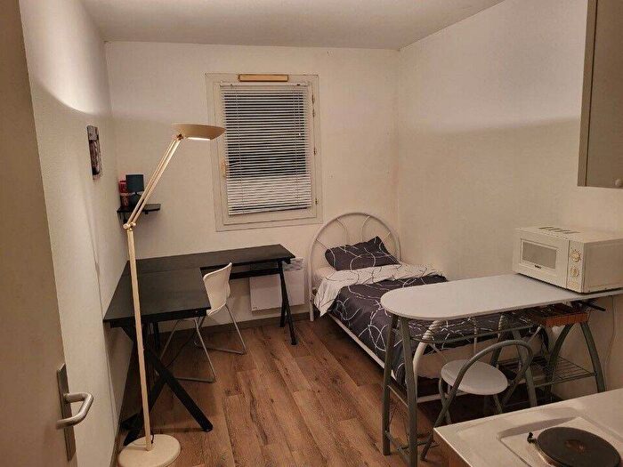 Appartement à louer - Cathédrale, Tours - 1 pièce