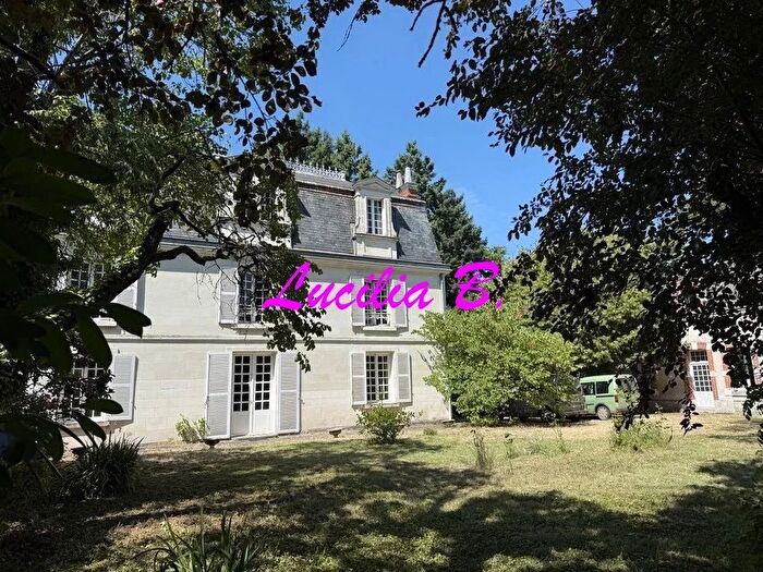 Joué-lès-Tours : Maison 12 pièces à vendre