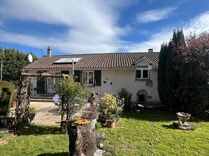 Maison à vendre - Cussac - 8 pièces - 3 chambres