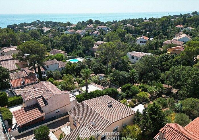 Maison à vendre - Fréjus, Saint-Aygulf - 8 pièces - 7 chambres