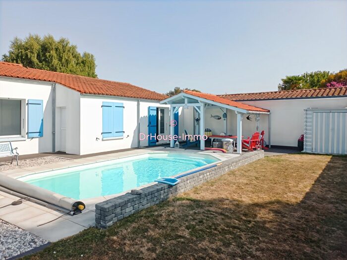 Dompierre-sur-Mer : Maison 6 pièces à vendre