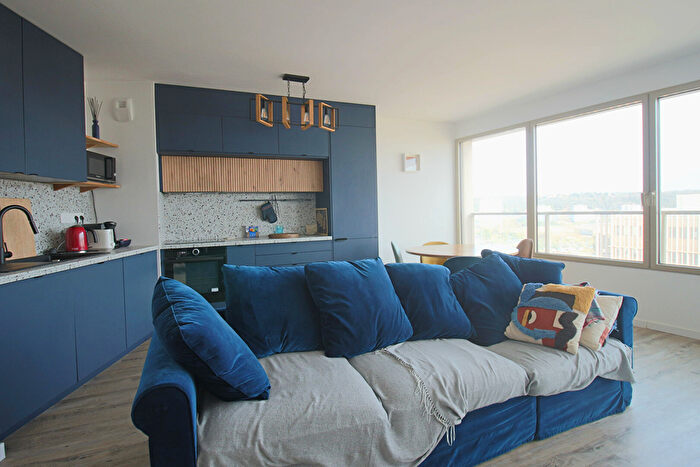 Appartement à louer - Bordeaux, La Bastide - 3 pièces - 2 chambres