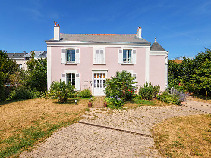 Maison 10 pièces à vendre à Angers, Saint-Serge, Ney, Chalouère