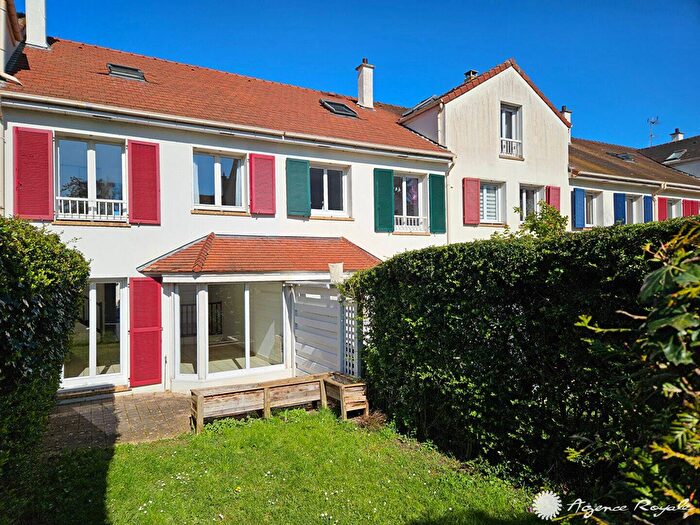 Maison 6 pièces à louer - Saint Léger-Fourqueux, Saint-Germain-en-Laye