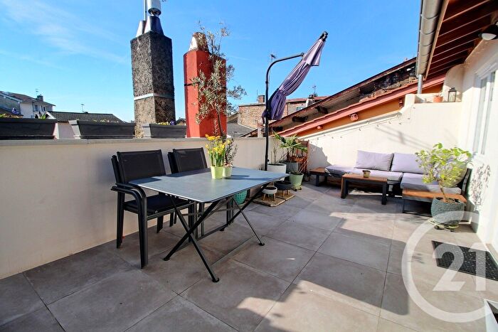 Appartement à vendre - Montluel - 5 pièces - 3 chambres