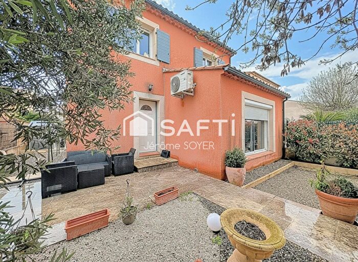 Maison à vendre - Carpentras, Ouest - 5 pièces - 4 chambres