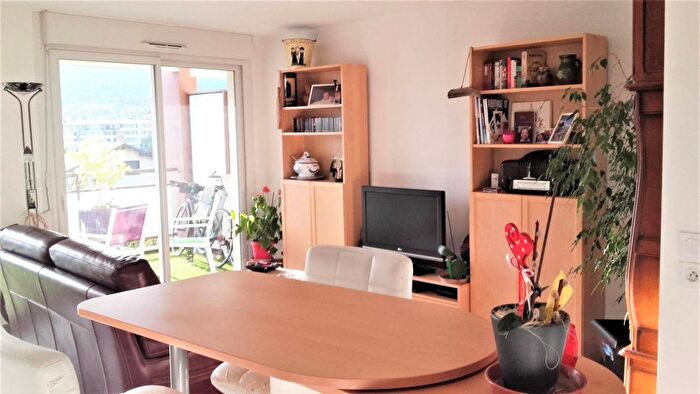 Centre Ville, Albertville : Appartement 3 pièces à louer