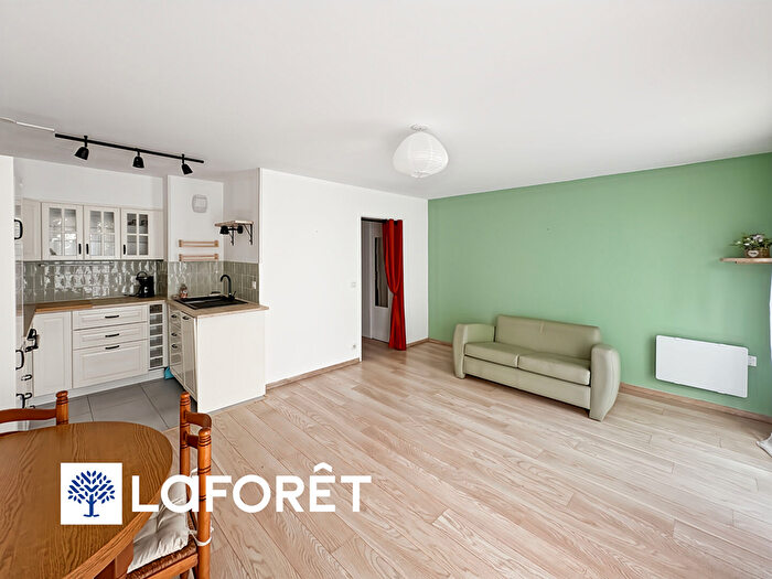 Sainte-Geneviève-des-Bois, Les Aunettes : Appartement 2 pièces à louer