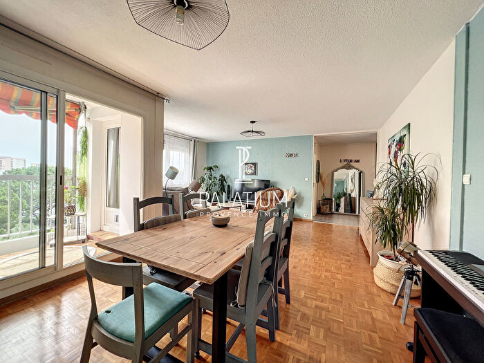 Appartement à vendre - Salon-de-Provence - 4 pièces - 3 chambres