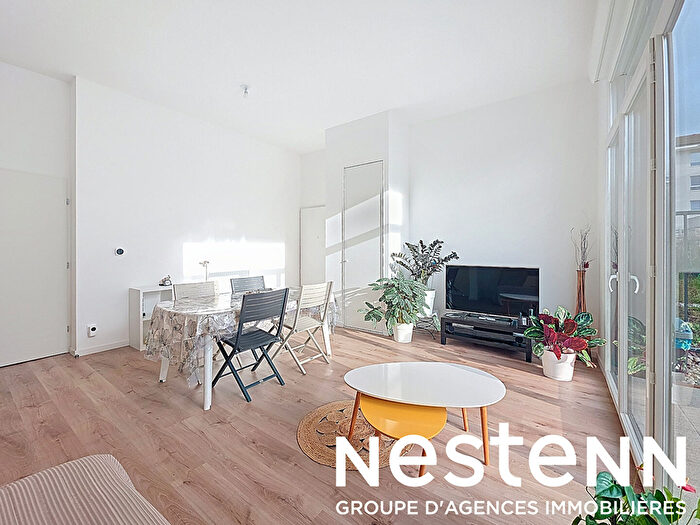 Appartement à vendre - Saint-Bonnet-de-Mure - 3 pièces - 2 chambres