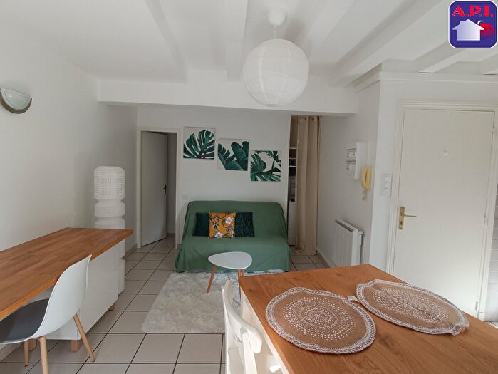 Appartement à louer - Pamiers, Centre-ville, Mercadal, Villeneuve - 1 pièce