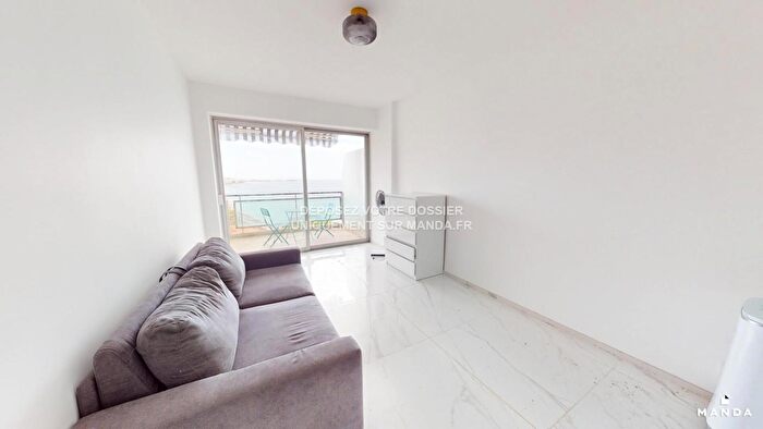 Appartement 1 pièce à louer à Cannes, Bocca Sud