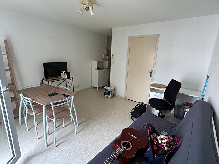 Appartement à louer - Saint Eloi-Touffenet-Breuil-Mingot, Poitiers - 1 pièce