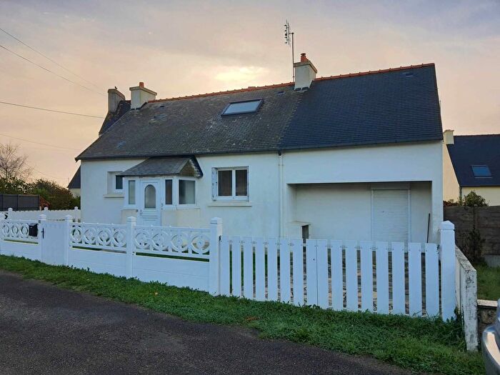 Maison à louer - Pouldreuzic - 4 pièces - 3 chambres