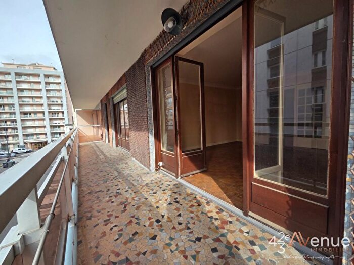 Appartement à vendre - Saint-Étienne, La Terrasse, Bel Air, Bergson, Carnot - 5 pièces - 3 chambres