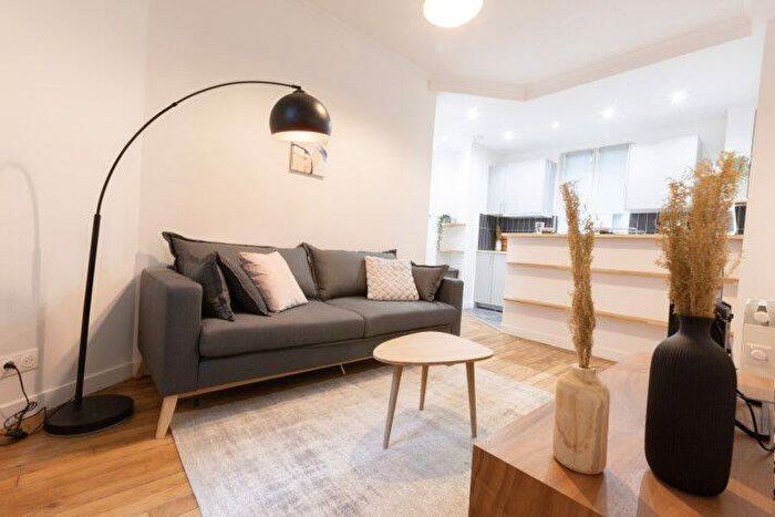 Montmartre, Paris 18ème arrondissement : Appartement 3 pièces à louer