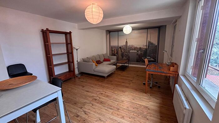 Appartement à louer - Clermont-Ferrand, Jaude, Fontgiève Saint-Alyre - 3 pièces - 2 chambres