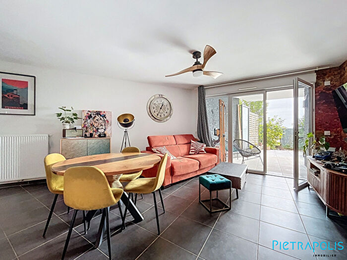 Appartement à vendre - Cessy - 3 pièces - 2 chambres