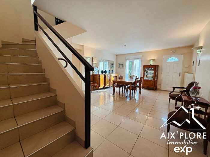 Maison à vendre - Challes-les-Eaux - 6 pièces - 4 chambres