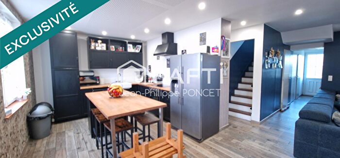 Maison à vendre - Essigny-le-Grand - 7 pièces - 5 chambres