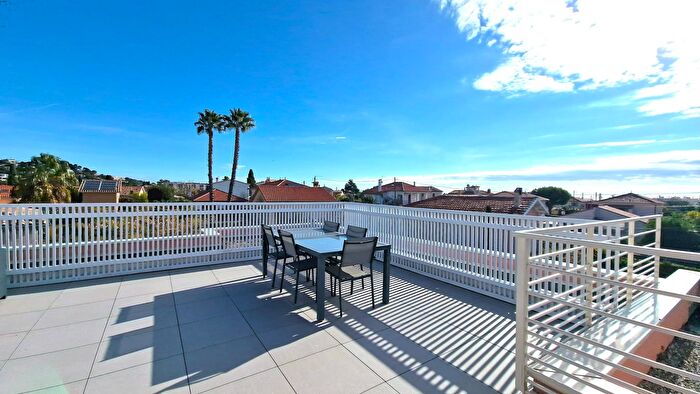 Appartement à vendre - Cagnes-sur-Mer, Les Bréguières - 6 pièces - 4 chambres