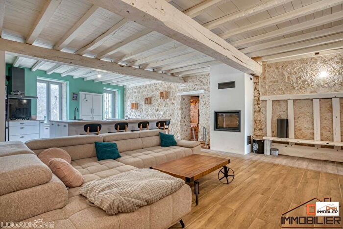 Maison à vendre - Hautefage-la-Tour - 6 pièces - 5 chambres