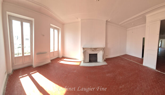 Appartement 3 pièces à Marseille 1er, Noailles, à louer