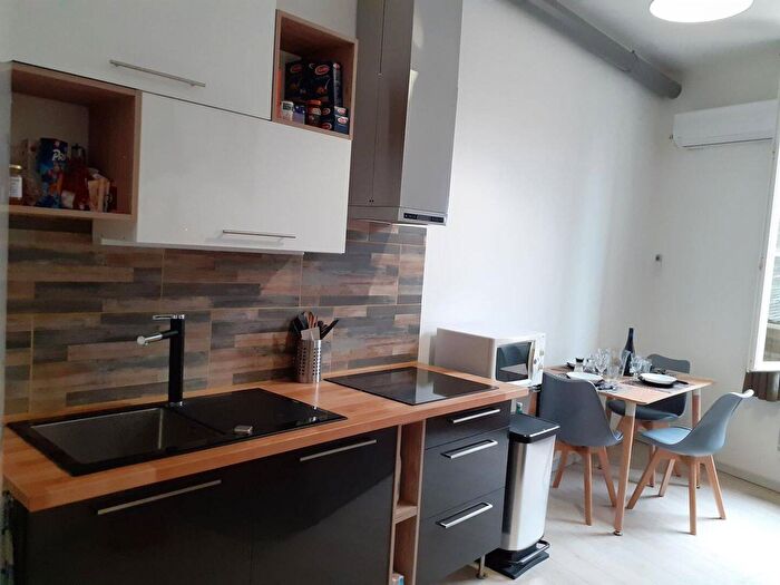 Appartement à louer - Marseille ème arrondissement - 2 pièces - 1 chambre