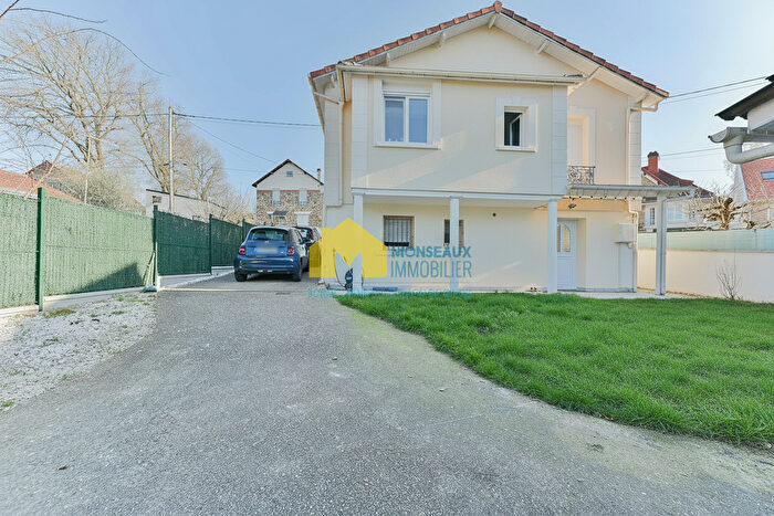 Maison à vendre - Sainte-Geneviève-des-Bois, Paul Vaillant Couturier - 6 pièces - 4 chambres