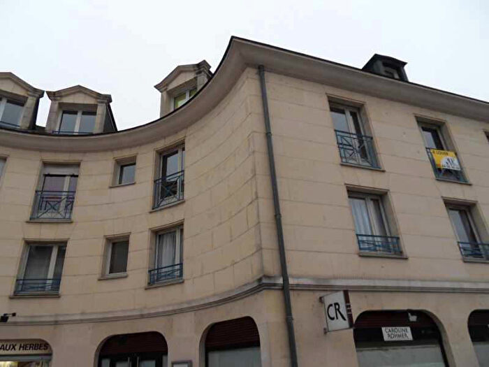Appartement 2 pièces à Compiègne, Centre-ville, à louer