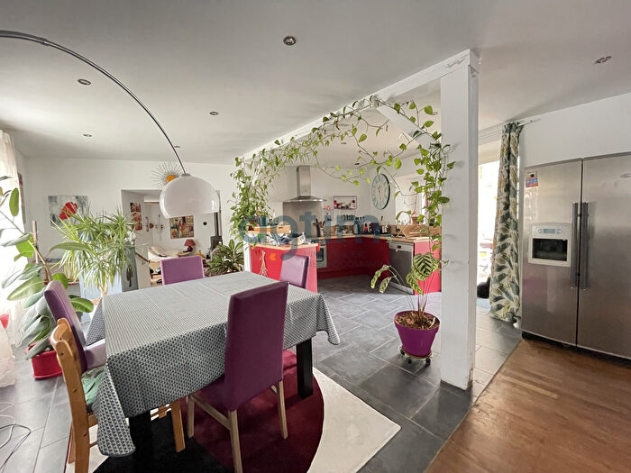 Maisons à vendre et appartements à louer - 1