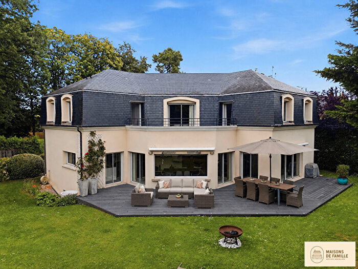 La Celle-Saint-Cloud, La Feuillaume : Maison 8 pièces à vendre