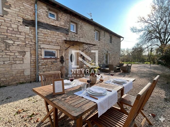 Maison à vendre - Beaumont-sur-Grosne - 5 pièces - 3 chambres