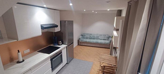 Maison 2 pièces à L'Avenir, Les Lilas, à louer