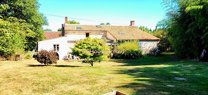 Maison à vendre - Les Clouzeaux - 7 pièces - 4 chambres