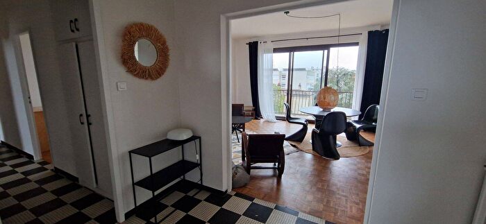 Poste Mairie, Talence - Appartement 4 pièces à louer