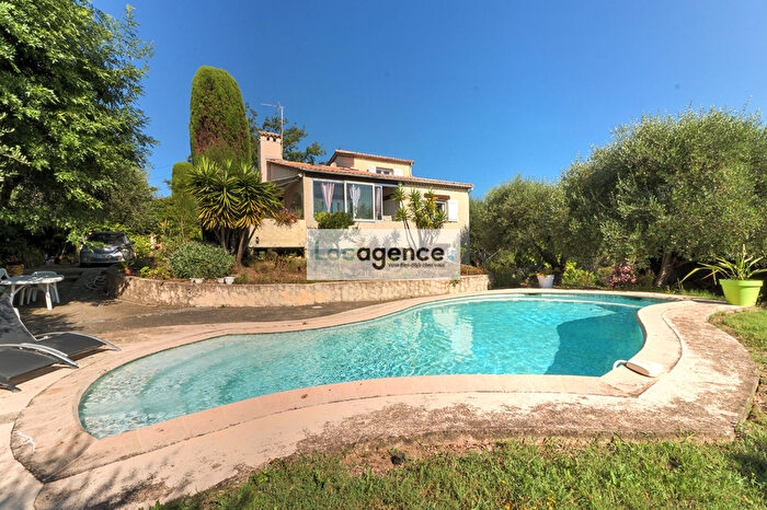 Maison à vendre - Le Rouret - 5 pièces - 4 chambres